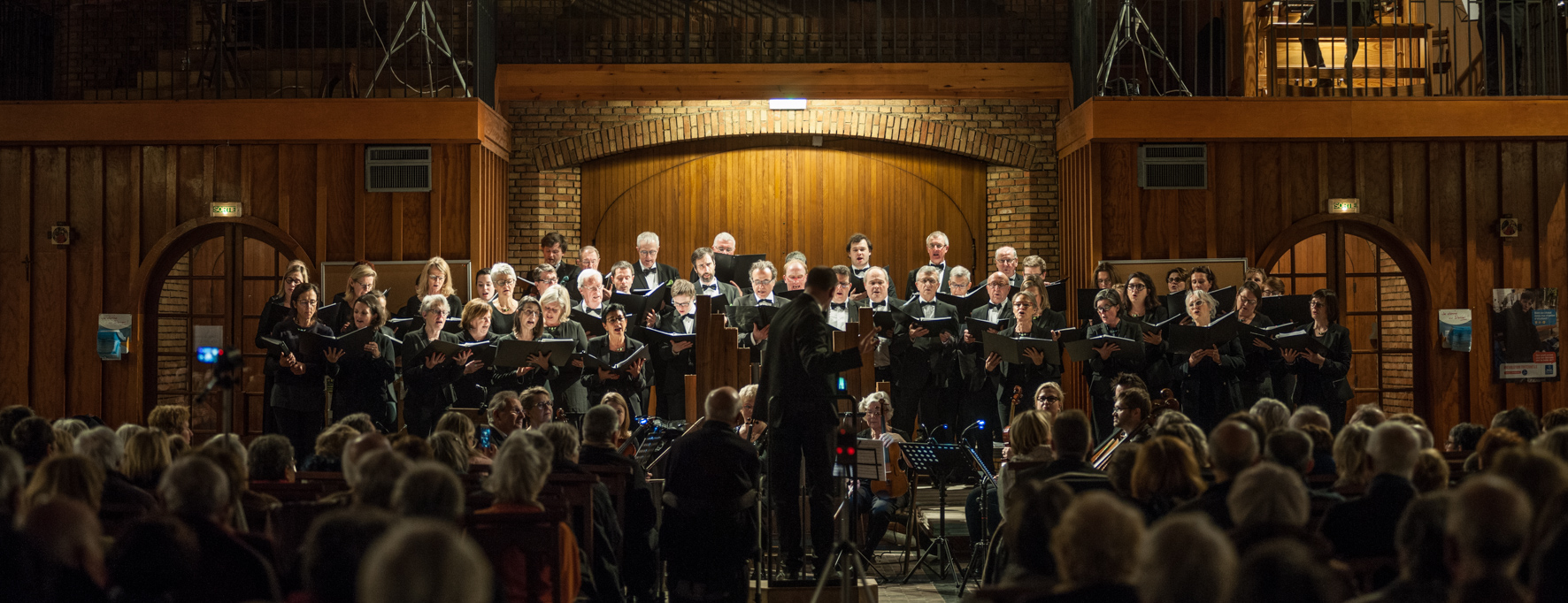 Le chef et les choristes – Clara Voce